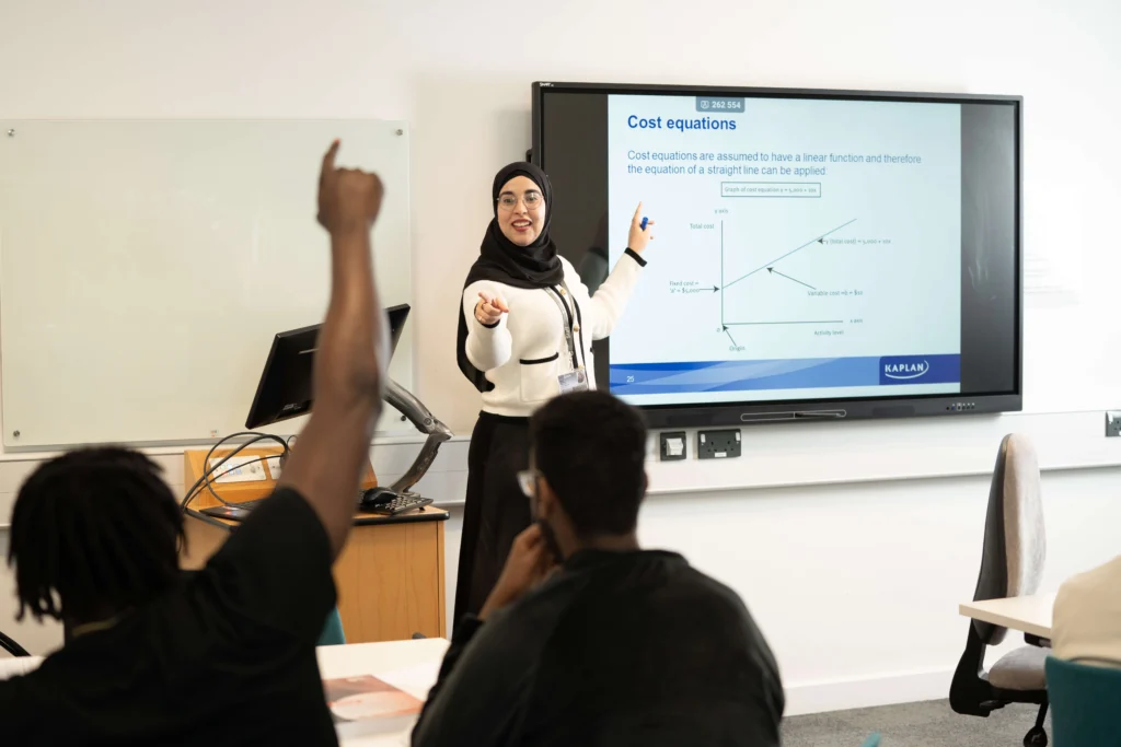 Birmingham Newman University - Courses - BSc Single Honours Business ...