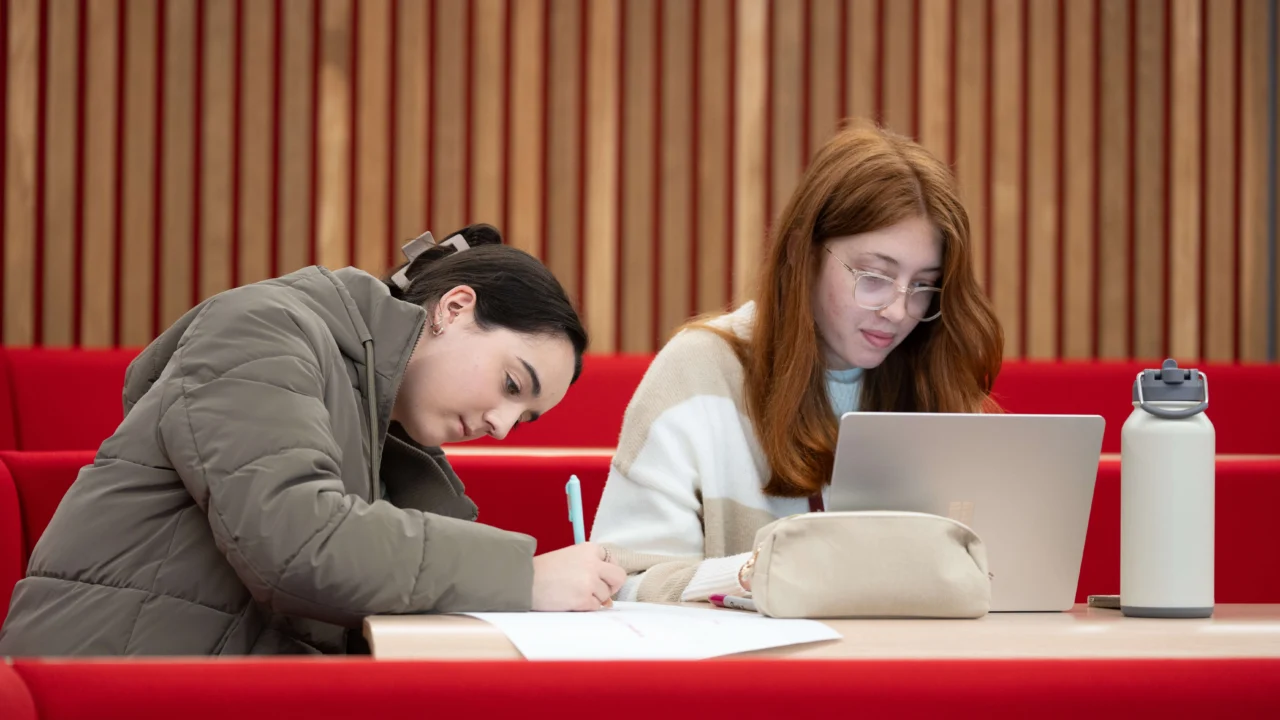 Birmingham Newman University - Courses - BA Primary Education (3-11 ...